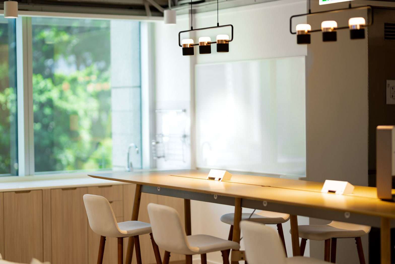 Tips to Choose the Perfect Office Lighting for Your Office Interior ...